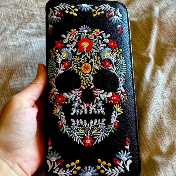 Loungefly | Bags | Loungefly Skull Wallet | Poshmark